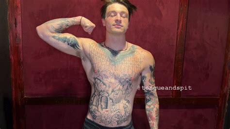 Alex Flexing Part3 Video1 Wmv Muscle Men Clips4sale