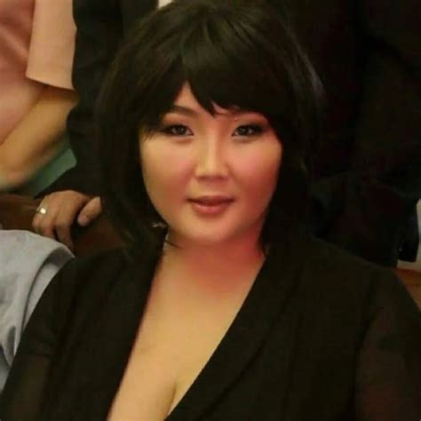 ГАЙХААД Л🤣 Зэргэлдээ ширээнд суух залуу охин 2 ын яриа ЗАЛУУ Би