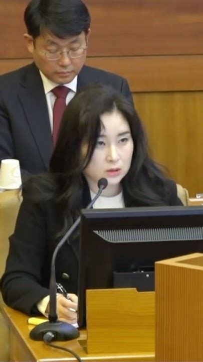 아무도 없는데 월담했다고 우원식의장 까내리는 김계리 Youtube