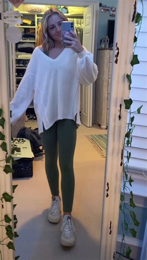 Lululemon Outfit Colored Leggings Outfit Bright Leggings Outfit Light Blue Leggings Outfit