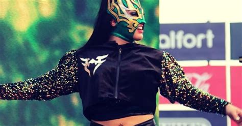 Hiedra Luchadora Mexicana Responde A Acoso Durante Presentación