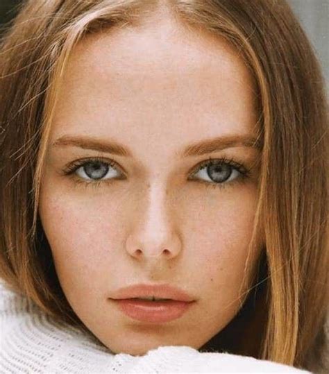 A Steady Gaze Beautyfan