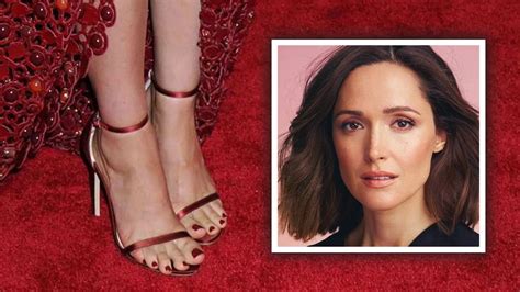 50 Stunning Photos Rose Byrne Feet And Toes Wikigrewal