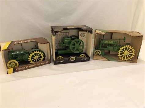 116 John Deere Model E Engine And 2 John Deere 116 Scale Tractors