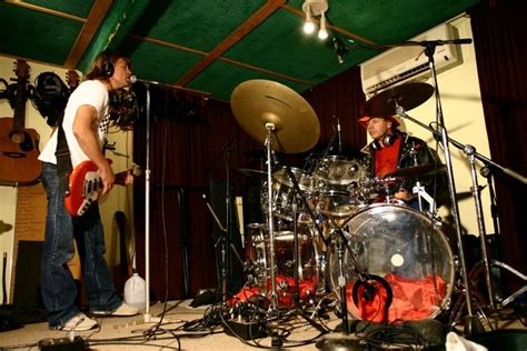 Rock On Stage Entrevista Com Clifford Hoad Do Kings Of The Sun