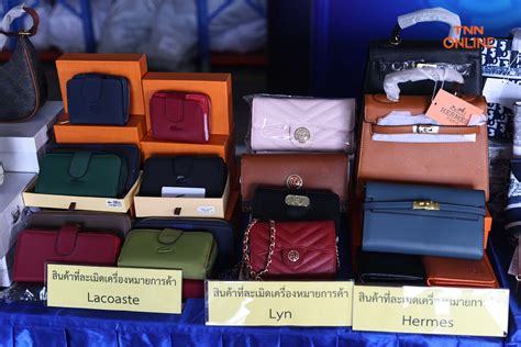 รูปภาพประกอบข่าว Dsi ค้นโกดังสินค้าละเมิดลิขสิทธิ์ จำนวนกว่า 3 แสนชิ้น