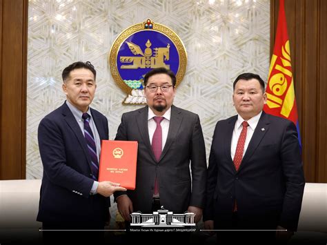 ГАДААДЫН ИРГЭНД ГАЗРЫГ 100 ХҮРТЭЛ ЖИЛЭЭР ЭЗЭМШҮҮЛЖ АШИГЛУУЛАХ ЗААЛТЫГ ХӨРӨНГӨ ОРУУЛАЛТЫН