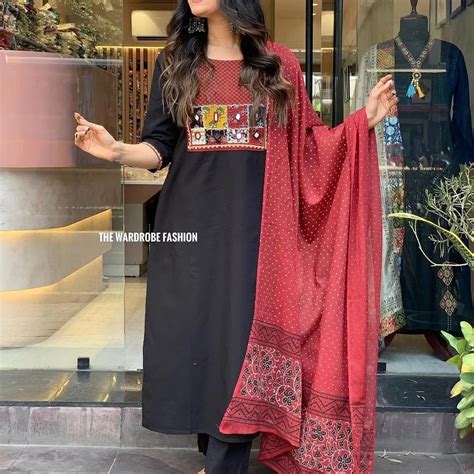 Sanskriti New Black Kuthi Petern Suit Sets Mirror