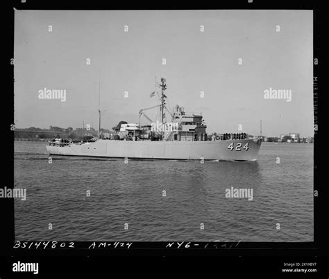 Am 424 Bold Ships Naval Vessels Boats Naval History Navy Stock