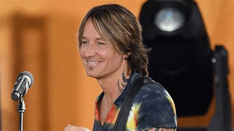 Fans Capture Keith Urban Breaking Down On Stage What Happens Next Will
