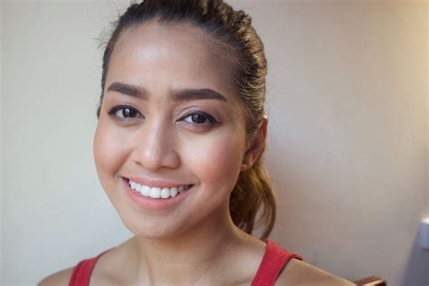 Simple Coral Make Up