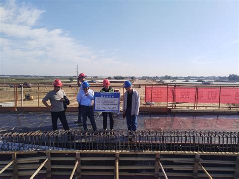 曲港高速首联现浇箱梁顺利施工 沧州曲港高速公路实业有限公司