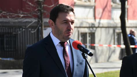 Изведоха с полиция от сградата на СО зам кмета Никола Барбутов Новини бг