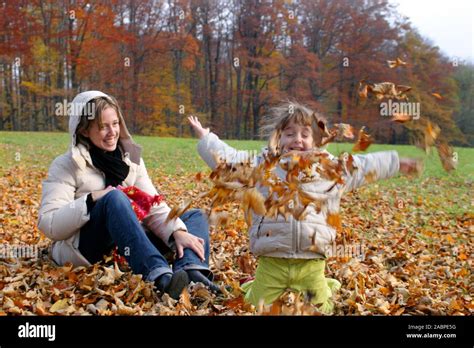 Mutter Und Tochter Stock Photo Alamy