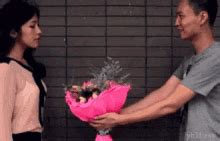 Man Holding Bouquet Flowers Pfp Man Holding Bouquet Flowers Profile Pics