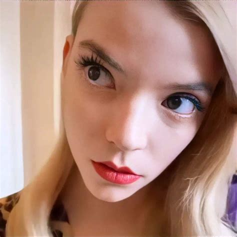 Big Beautiful Eyes 😍 Ranyataylorjoy