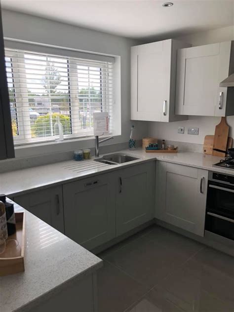 Как да направя ремонт у дома Една идея за кухня в светло сиво с