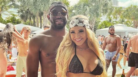 Onlyfans Model Courtney Clenney Agrees To Return To Miami On Murder