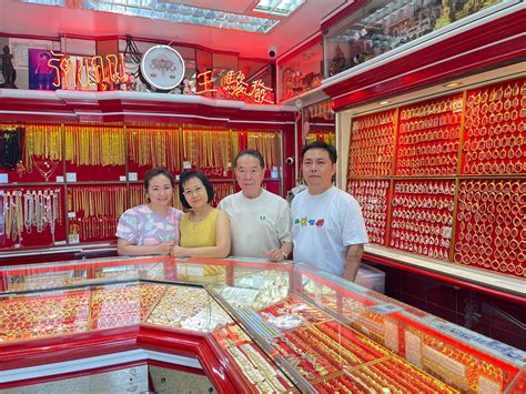 วันนี้ ครบ 25 ปี เต็ม ห้างทองรัตนคุณ “กรอบพระ ท่าดินแดง” Facebook