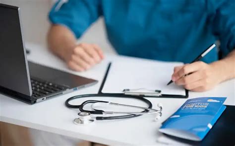 خدمات سلامت دستیار ایرانیان