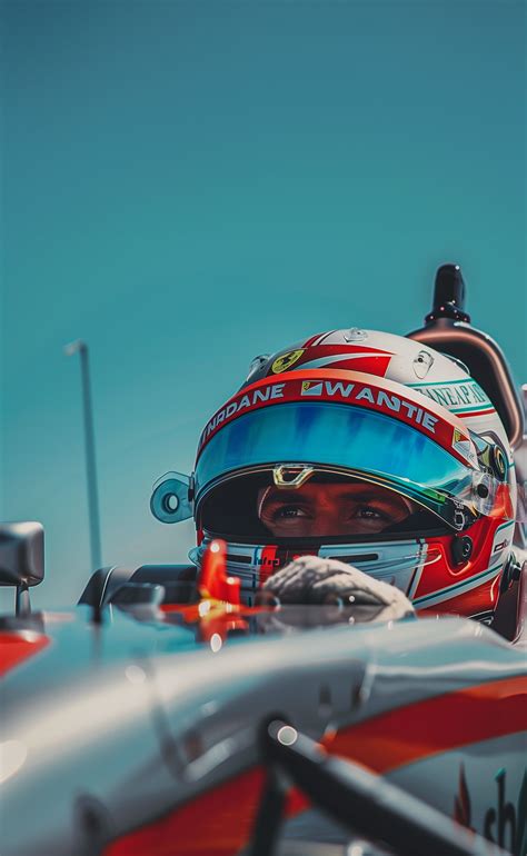 레이스 드라이버 고품질 스톡 이미지 Ai 무제한 다운로드 Midjourney 프롬프트 및 설정 보기 Oksuro