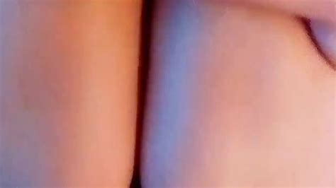 Llame A Mi Mejor Amiga Para Que Me Hiciera Compañia En La Casa Y Se Fue Con Mi Semen Adentro