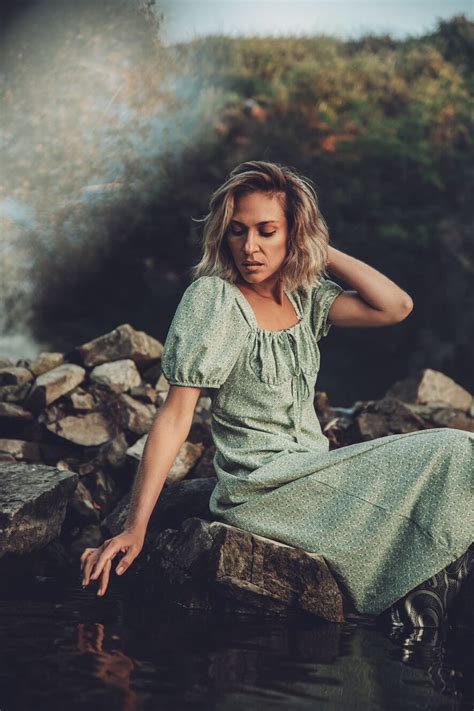 Mona Cruz Cam Model Profile Stripchat