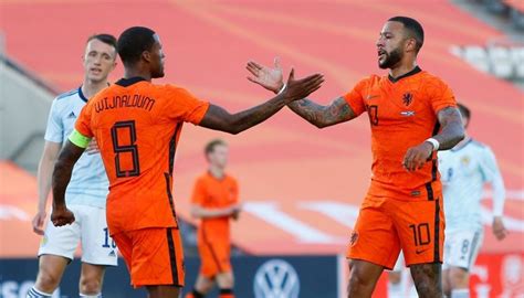 Georginio Wijnaldum And Memphis Depay Netherlands 20202021 Signed And