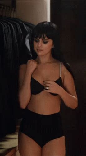 Putting Hand In Bra S Tenor