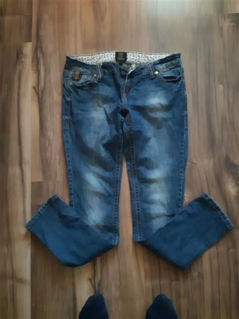 Джинси фірмові — ціна 70 грн у каталозі Джинси Купити жіночі речі за доступною ціною на Шафі