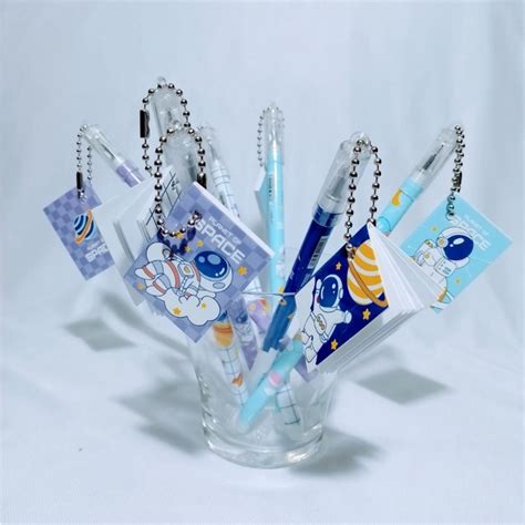 Jual Pulpen Gantungan Buku Astronot Edisi Spesial Motif Estetik Harga Murah Pen Gantungan