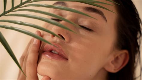 Bumpy Skin Skincare Tips To Give Your Skin A Smooth Touch Boldsky Com