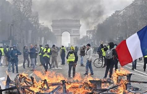 Exponential Growth Vs Linear Growth By Lorenzo Viglietti Medium