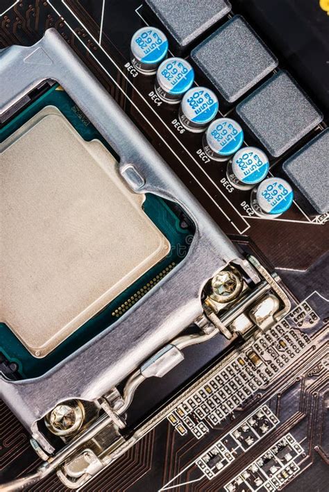 Installation Computer Processor In The Socket Stock Image Image Of Descriptive Desktop 33633453