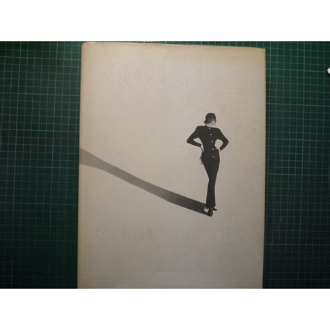 Vogue History Of 20th Century Fashion，作者 Jan Mulvagh，原價50美金 蝦皮購物