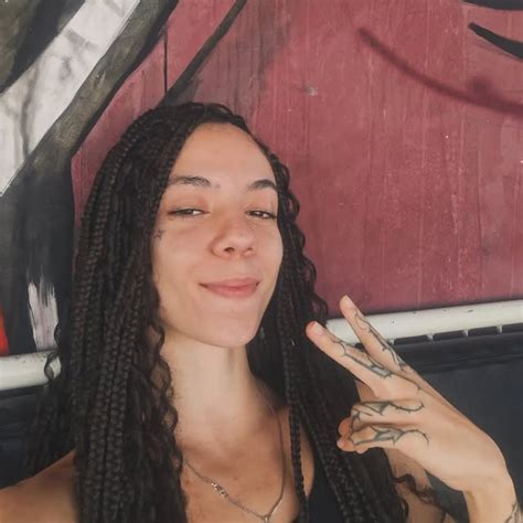 Vitória Braz K • Threads Say More