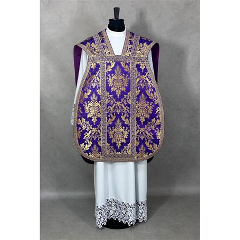 Roman Style Fiddleback Chasuble With A Maniple Burse And Chalice Veil