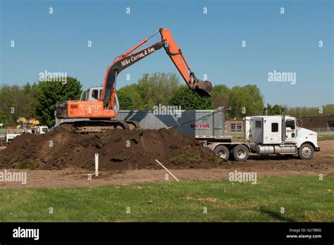Load Of Soil Hi Res Stock Photography And Images Alamy