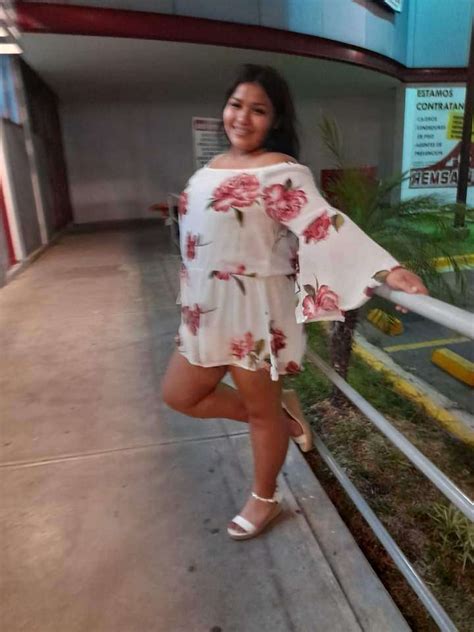 Jovencita Gordita Hermosa Rompecabezas En Línea
