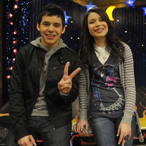 Miranda Cosgroves Dating And Relationship History