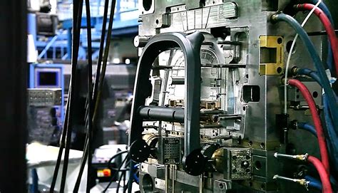 模具制造 精密医疗模具 汽车模具 塑胶注塑 双色三色模 压铸冲压模具 东莞瀚艺模具制造工厂