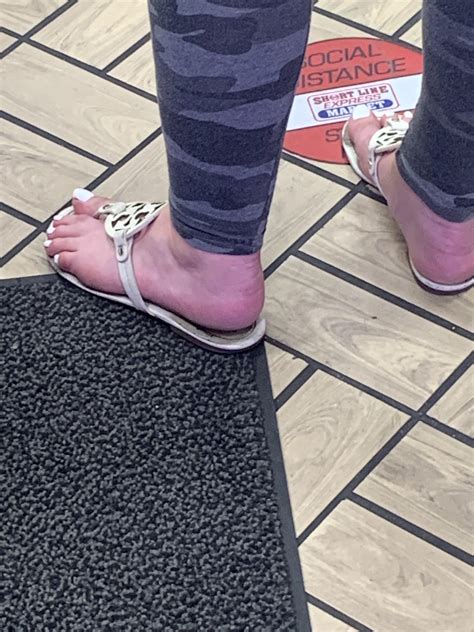 Candid Tory Burchs Scrolller