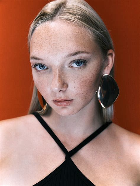 Amelia W Women New Faces Nevs