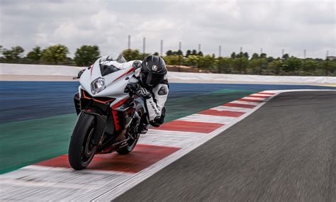 10 Motorcycles That Perfectly Blend Style And Performance