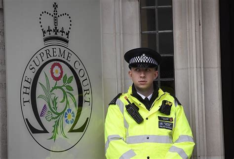 Over 300 Uk Police Officers Accused Of Sexual Exploitation Daily Sabah