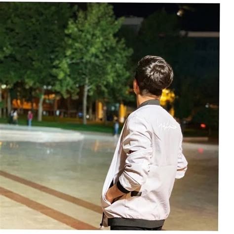 Sahand B Sahand B • Threads Say More