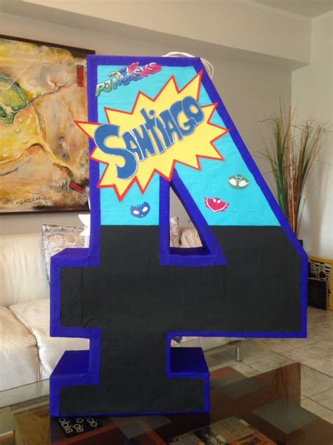 Piñata Numero 4 Gaming Logos Logo