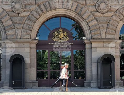 Президентът Румен Радев ще връчи днес на „БСП за България“ мандат за