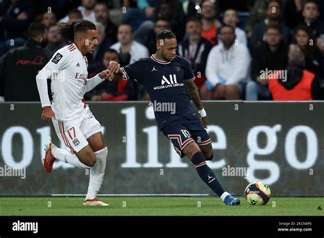 Neymar Of Psg Shooting To Goal During The Ligue 1 Uber Eats Match