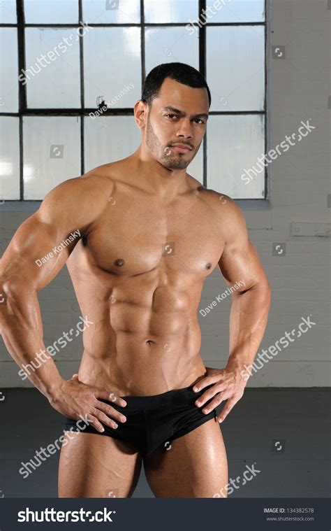 Fitness Model Abs